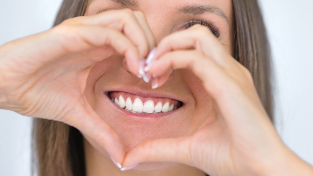 Saiba 5 cuidados fundamentais com seus dentes para ter um sorriso lindo ...